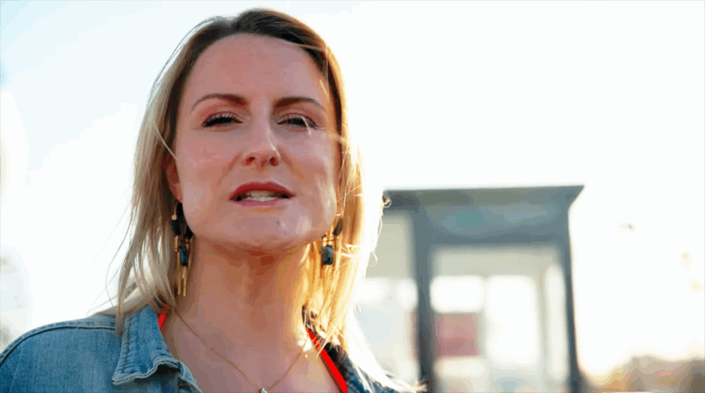 Chloe Clouds – « Merry go round » - Baware